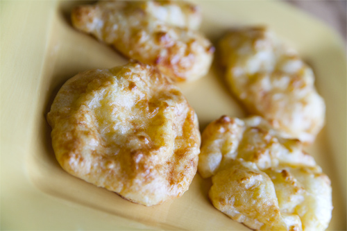 Brazilian Cheese Rolls (Pao de Queijo)
